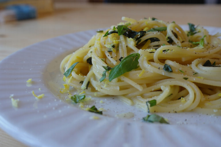 12 Non-Boring 15-Minute Recipes for the Busy Guy | Quick Dinner Ideas ...