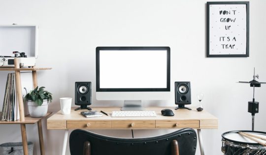 Desktop Boombox: The Best Soundbars for Computers in 2021 - Improb