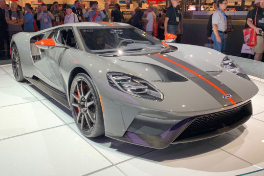 The 16 Best Street Legal Cars that Can Do Over 200 MPH | Improb